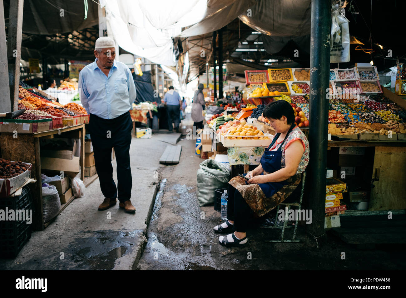 People on the Osh bazaar in Bishkek Stock Photo - Alamy