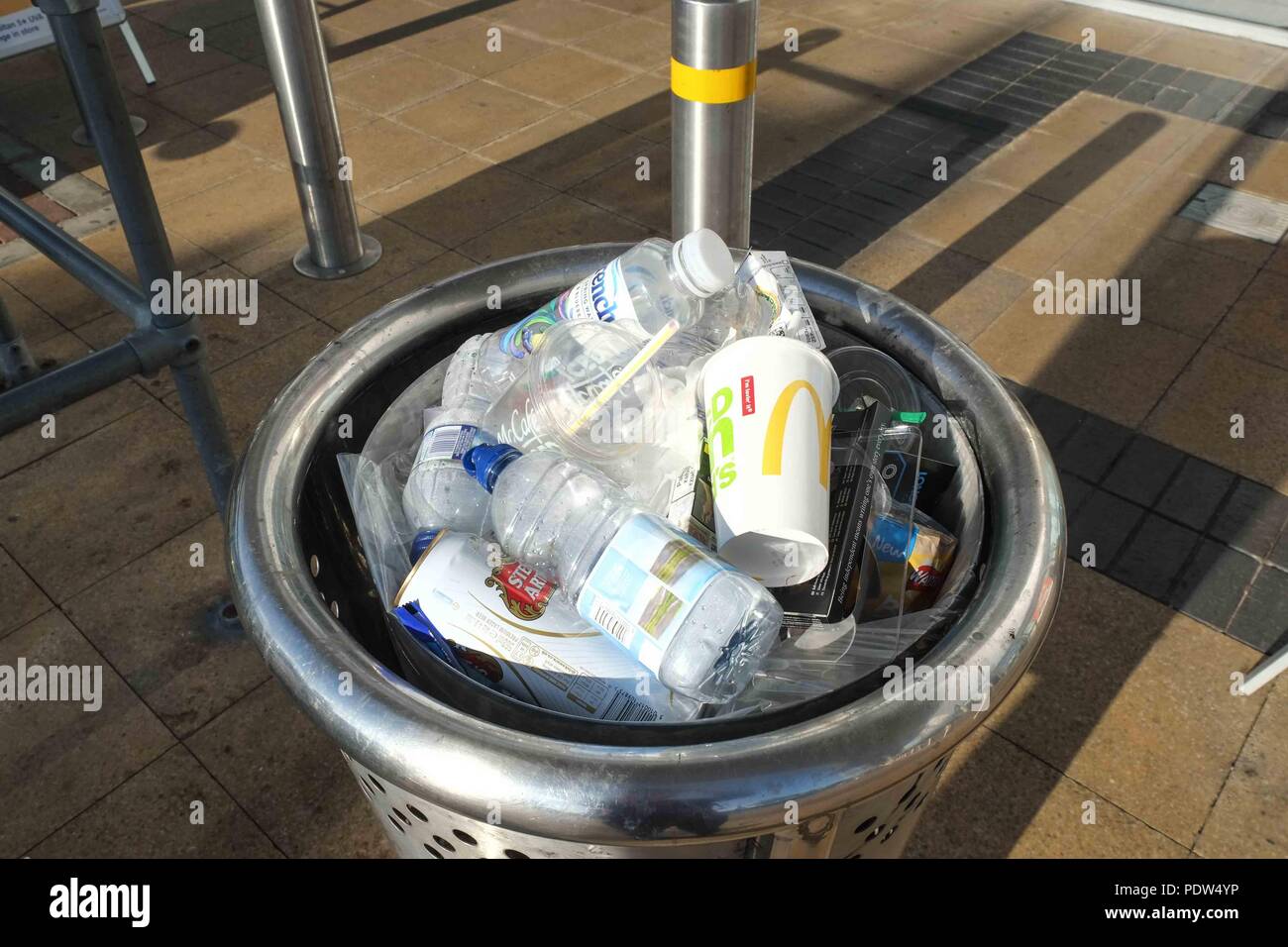 Litter bin over flowing hi-res stock photography and images - Alamy