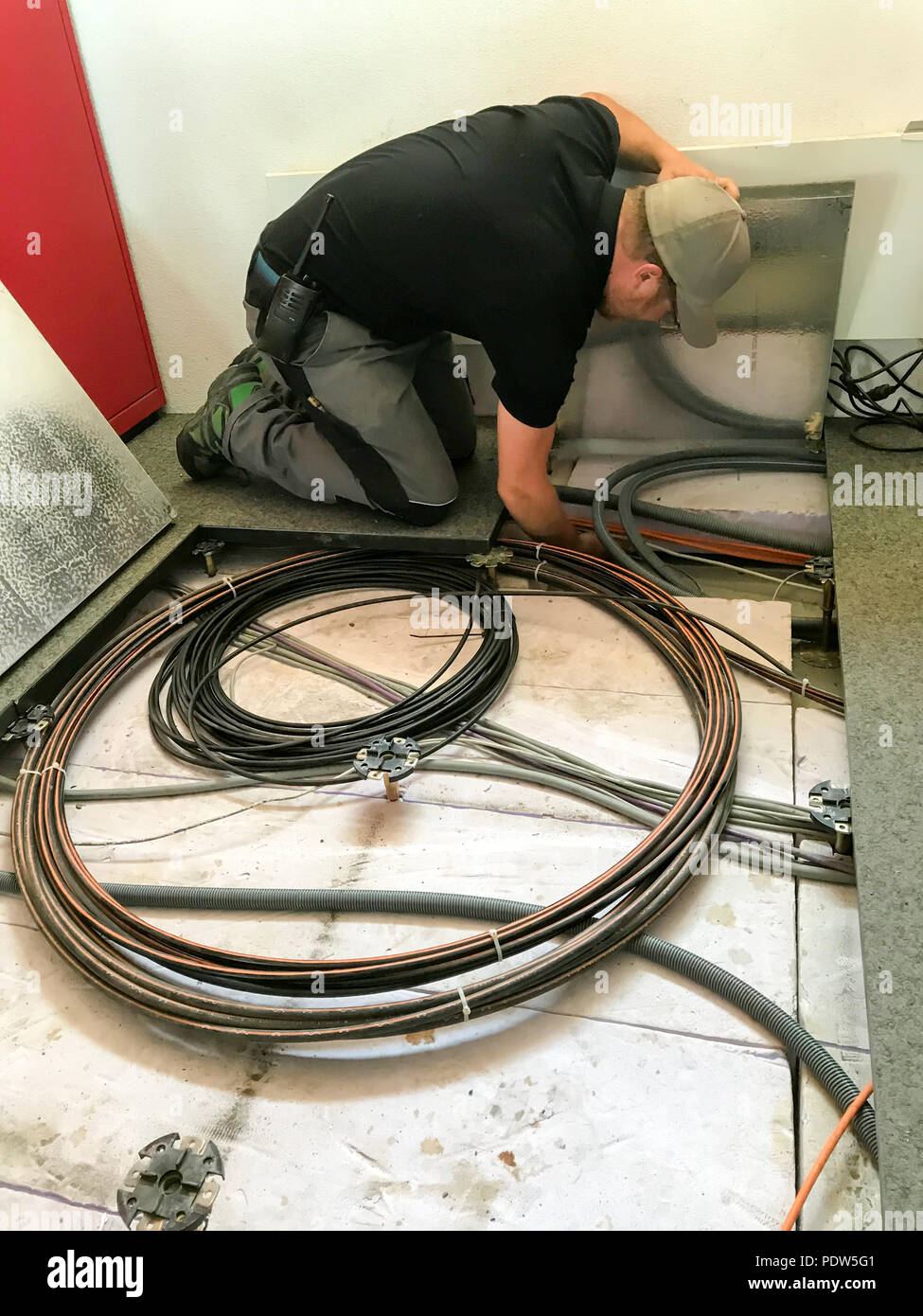 Electrical wires in office hi-res stock photography and images - Alamy