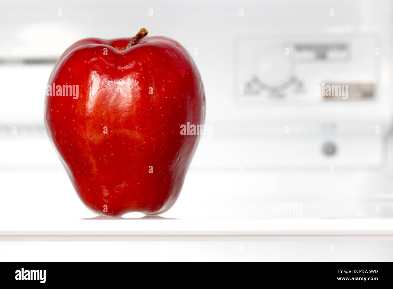 Refrigerator food temperature hi-res stock photography and images - Alamy