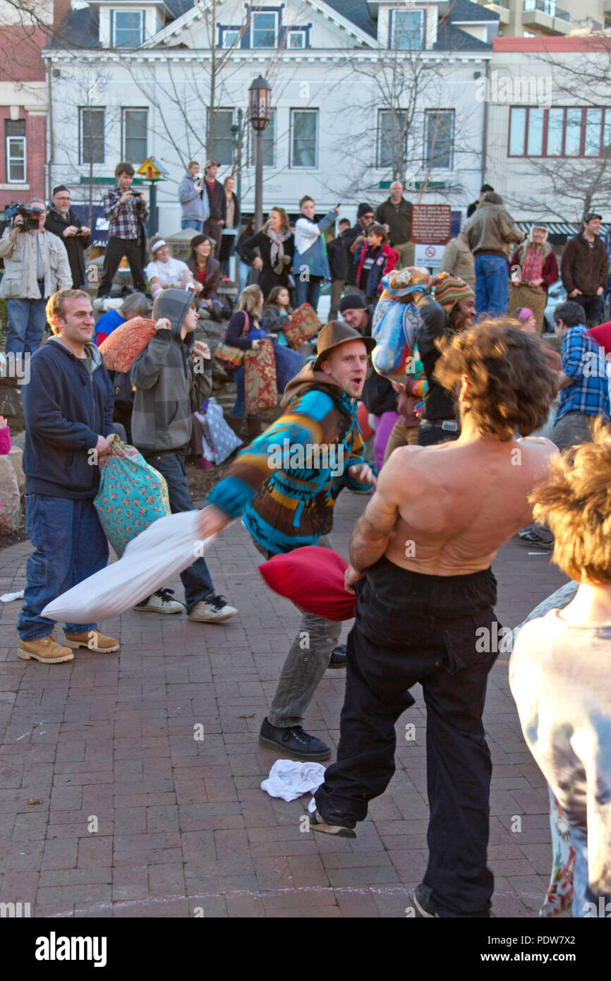 Smacking hi-res stock photography and images - Alamy