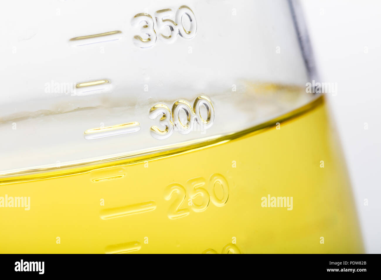 Measuring cup of oil hi-res stock photography and images - Alamy