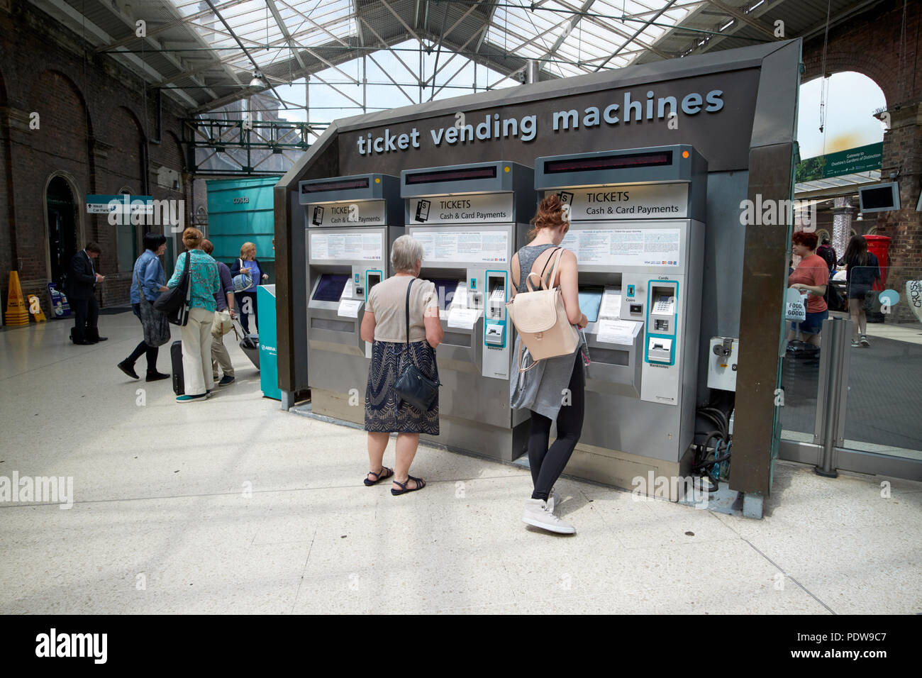 Automatic ticket machines hi-res stock photography and images - Alamy