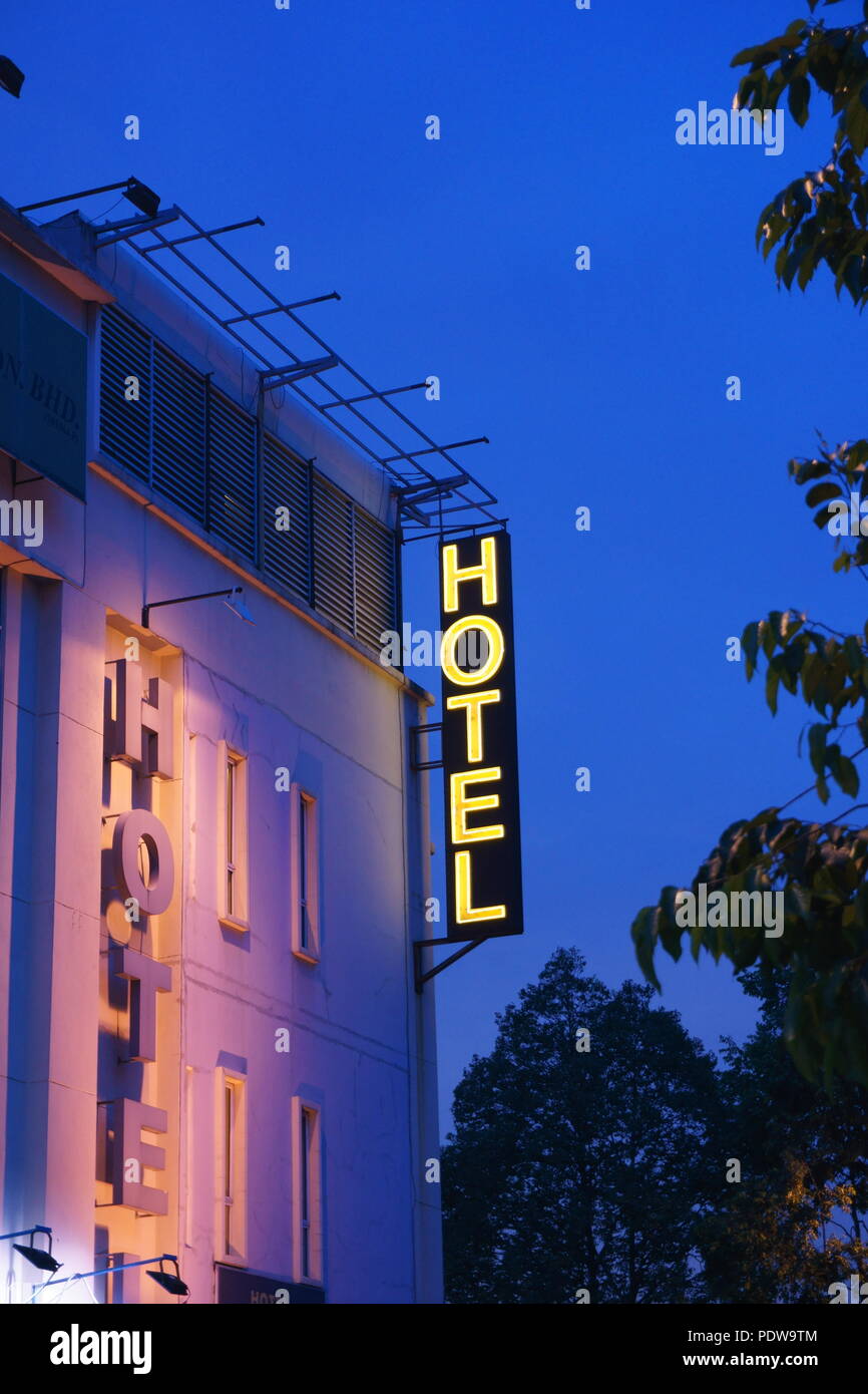 Hotel sign signboard hi-res stock photography and images - Alamy