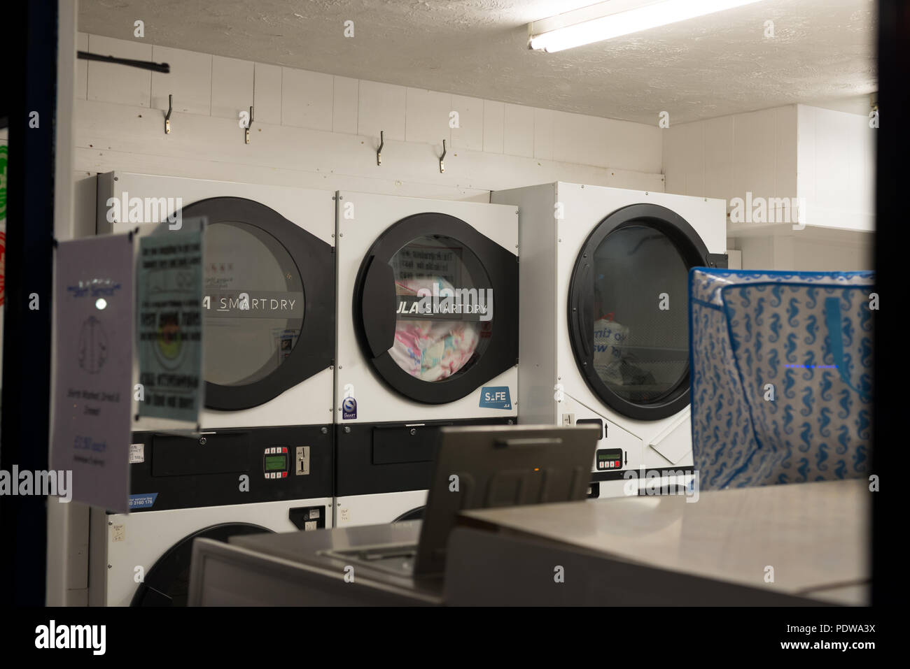 Laundrette hi-res stock photography and images - Alamy