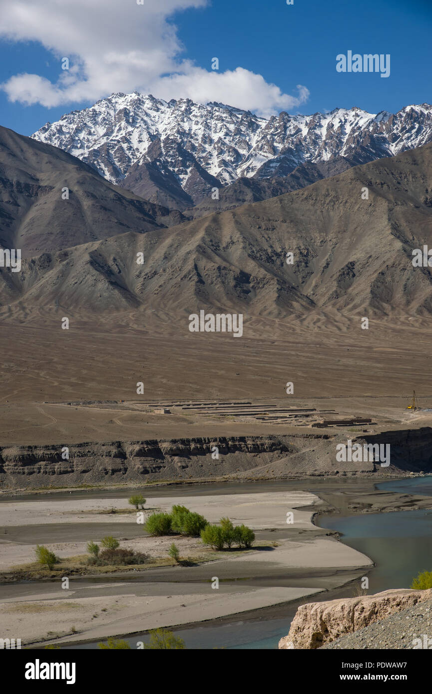 Beautiful view of mountains on Leh - Manali highway near to Pang ...