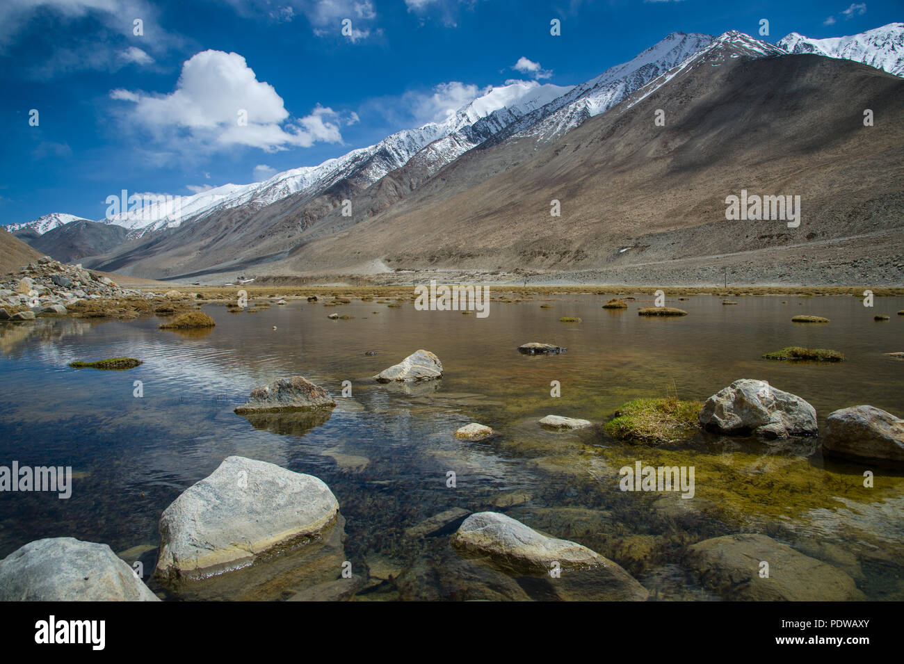 India jammu kashmir ladakh pang hi-res stock photography and images - Alamy