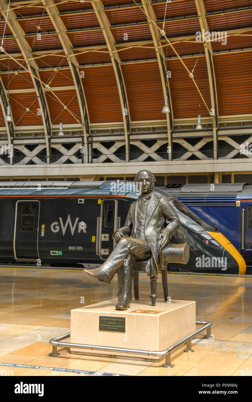 Statue of Isambard Kingdom Brunel on London Paddington railway station ...