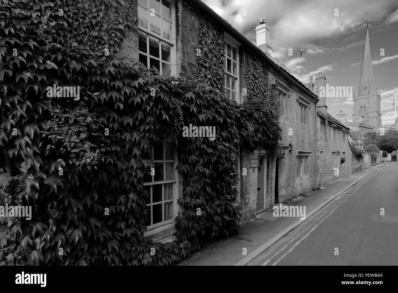 England cotswolds oxfordshire burford cottages Black and White Stock ...