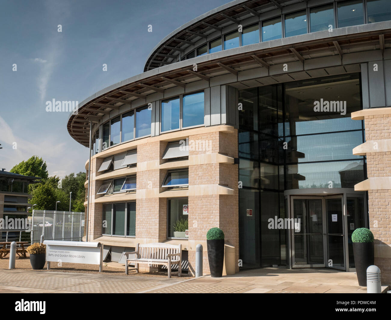 Betty & Gordon Moore library in the Isaac Newton institute for ...