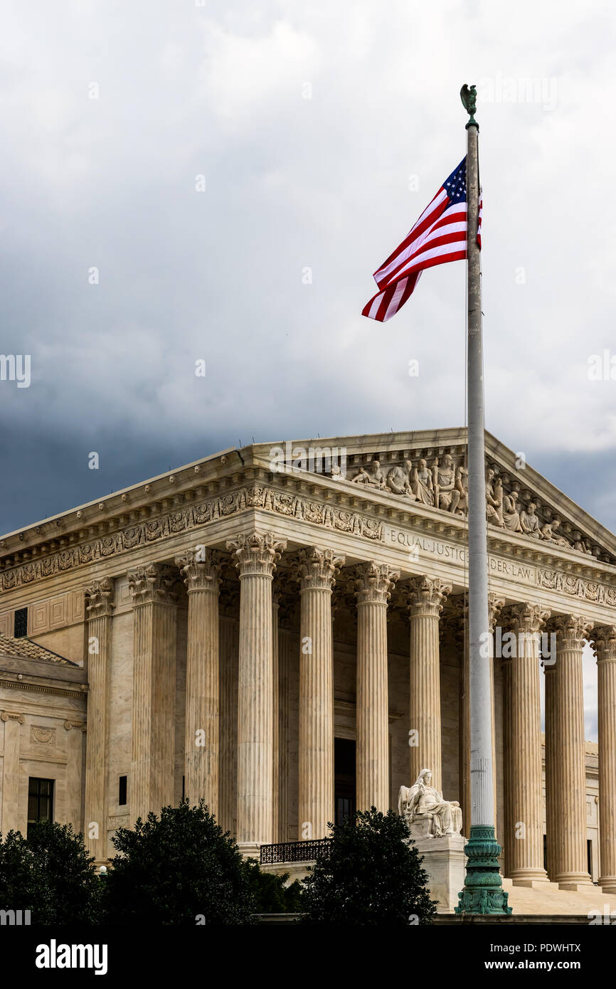Federal court bench hi-res stock photography and images - Alamy