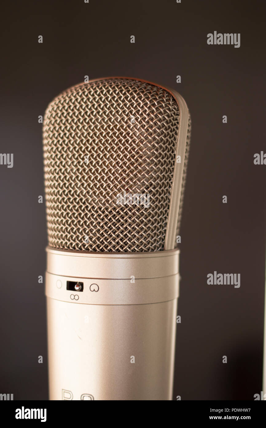 Voice over booth hi-res stock photography and images - Alamy