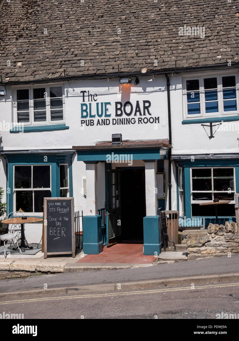 The blue boar pub hi-res stock photography and images - Alamy