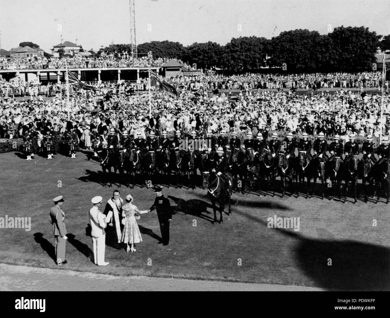 251 StateLibQld 1 208661 At the tumultuous Civic Welcome at the ...