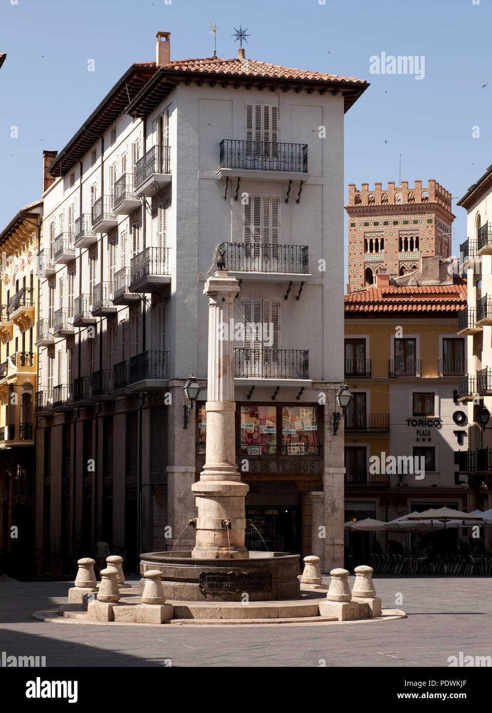 Teruel, der Stadtmittelpunkt die Plaza del Torico Stock Photo - Alamy