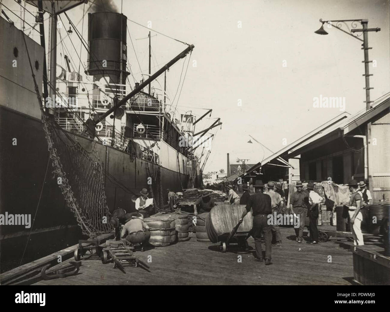 Loading cotton hi-res stock photography and images - Alamy