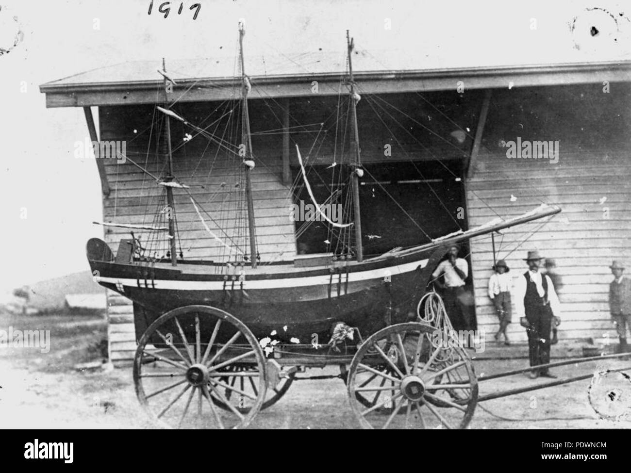 Endeavour ship hi-res stock photography and images - Alamy