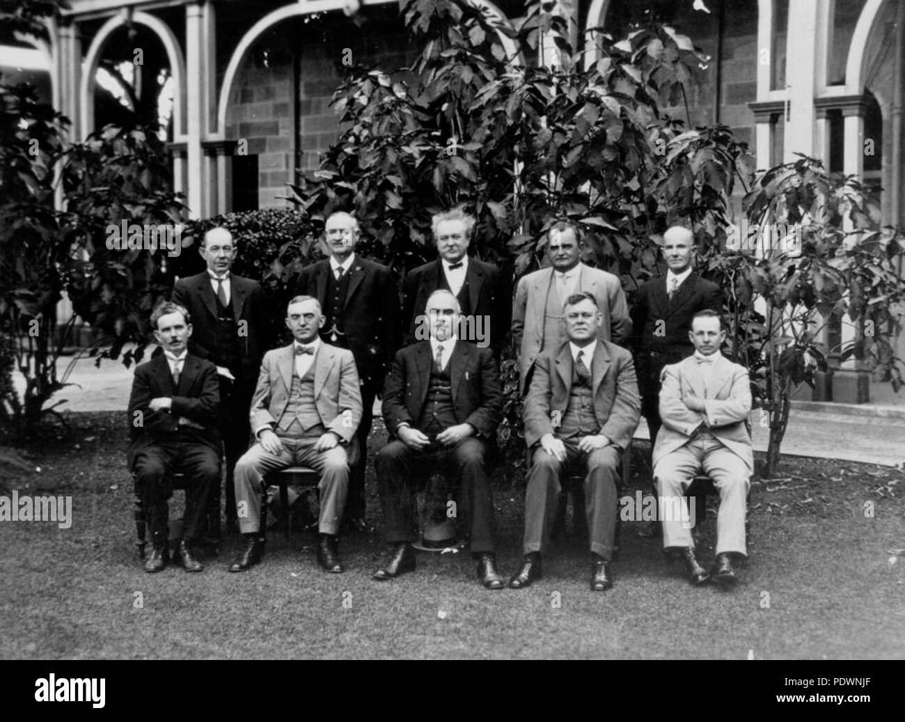 Library staff hi-res stock photography and images - Alamy