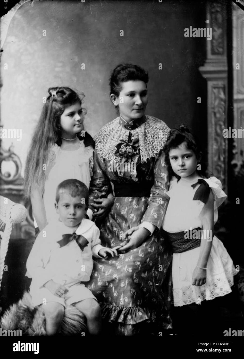Children 1890s hi-res stock photography and images - Alamy