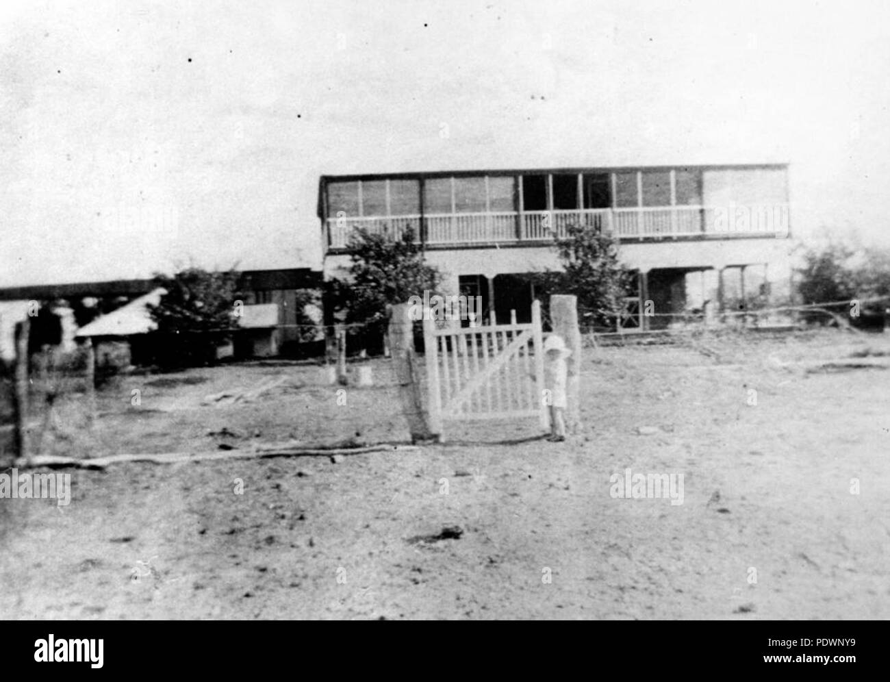273 StateLibQld 1 78893 Austral Downs Station homestead, ca. 1930 Stock ...