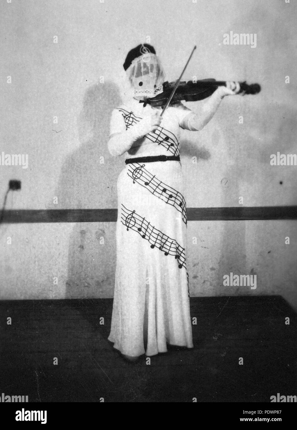 Costumes art music hi-res stock photography and images - Alamy