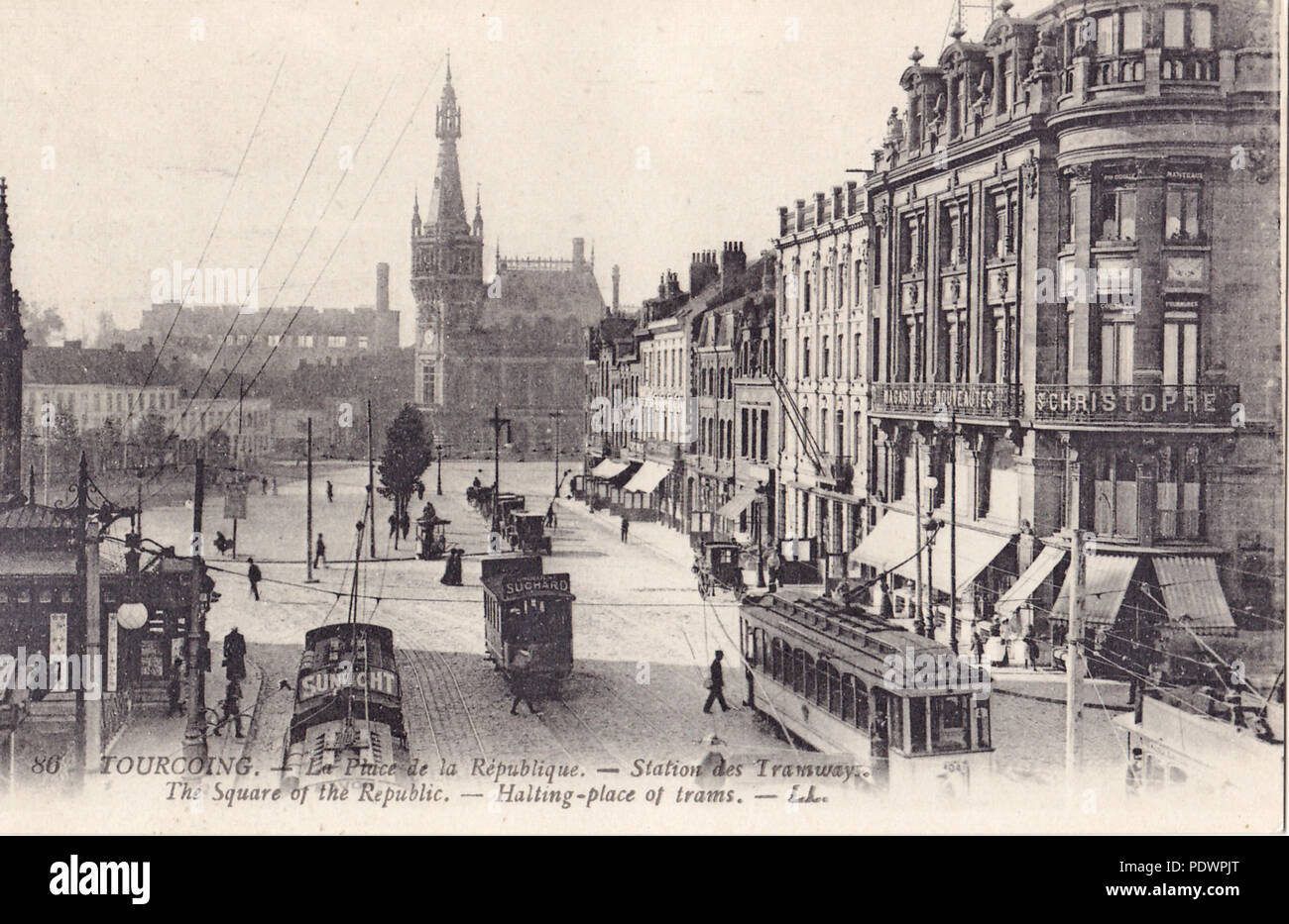 211 LL 86 - TOURCOING - La Place de la Républiue - Station des Tramways ...
