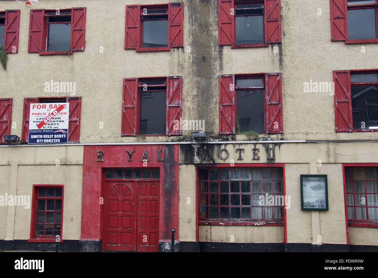Hotel burnt down hi-res stock photography and images - Alamy