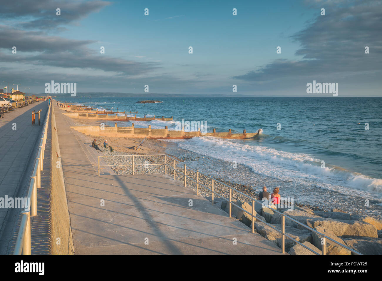 Tywyn promenade hi-res stock photography and images - Alamy