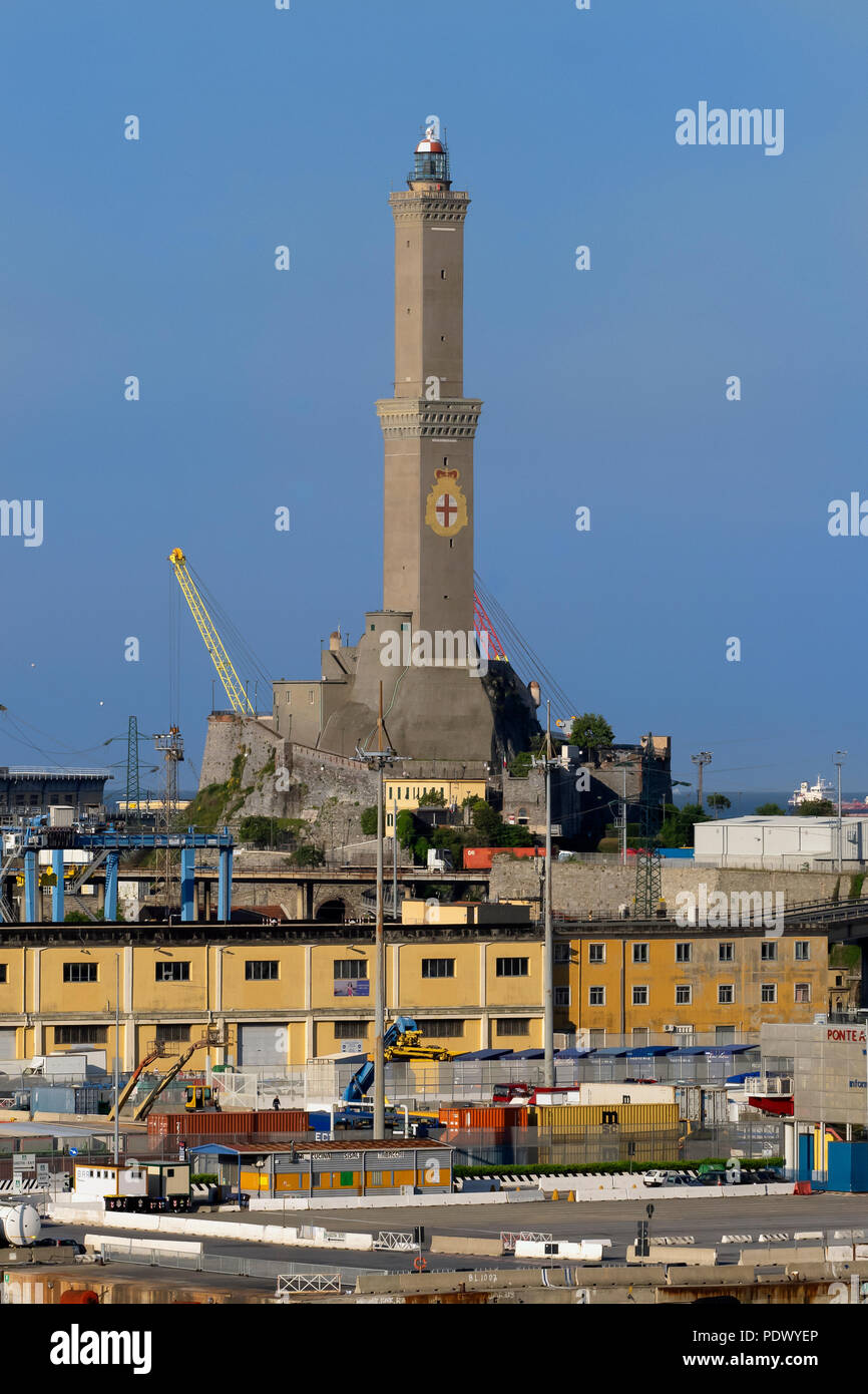 Faro di genova hi-res stock photography and images - Alamy