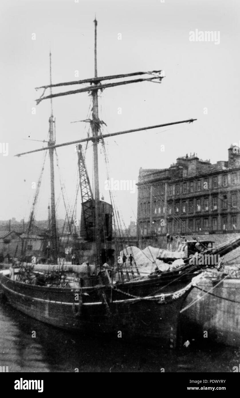 Lady and ship hi-res stock photography and images - Alamy