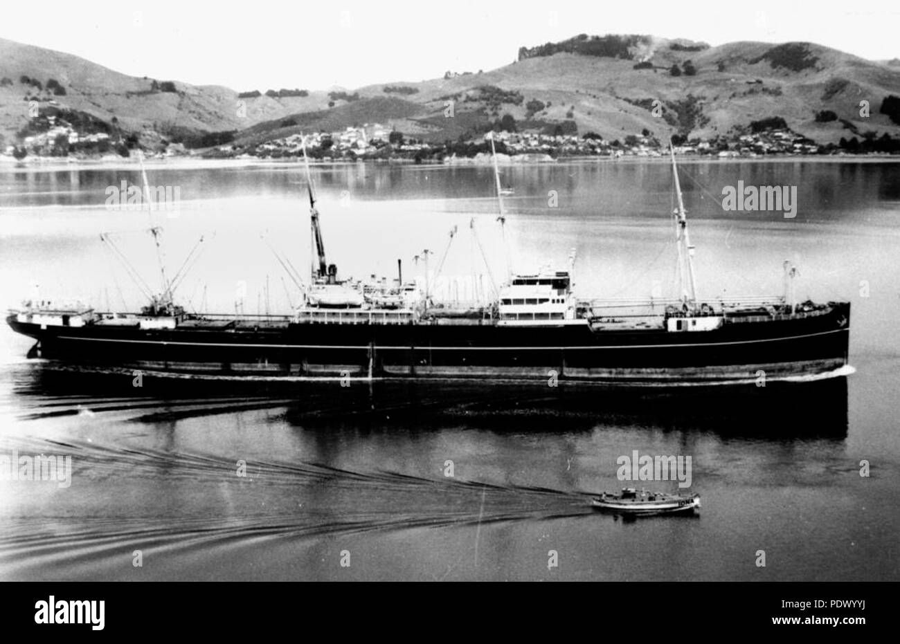 India ship hi-res stock photography and images - Alamy