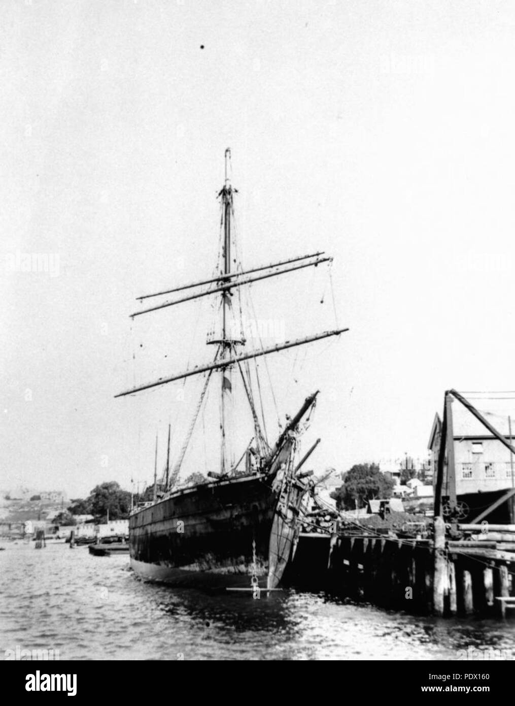 Plimsoll and ship hi-res stock photography and images - Alamy