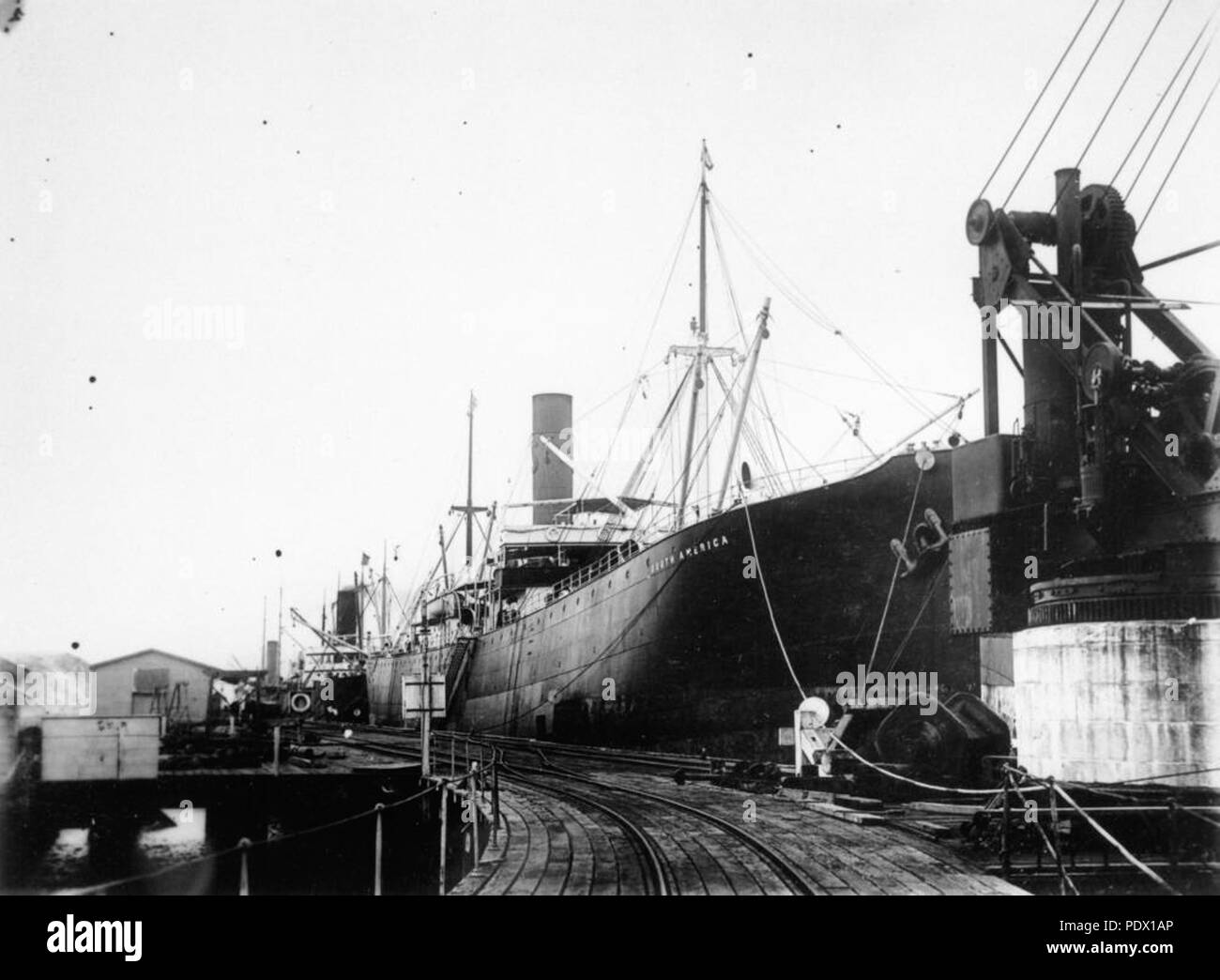 America colonial ship hi-res stock photography and images - Alamy