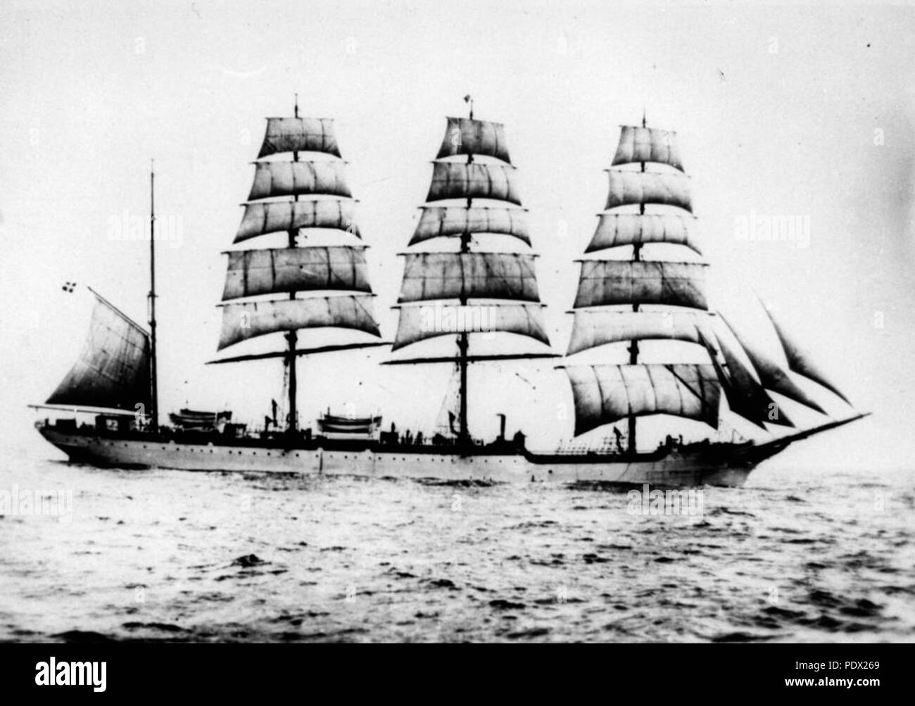 Medieval ships hi-res stock photography and images - Alamy
