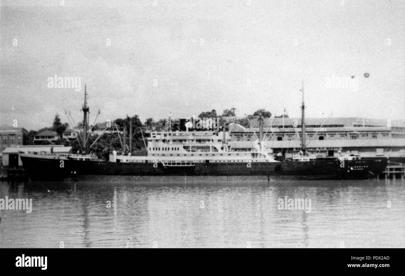 Vintage ocean cargo ship hi-res stock photography and images - Alamy