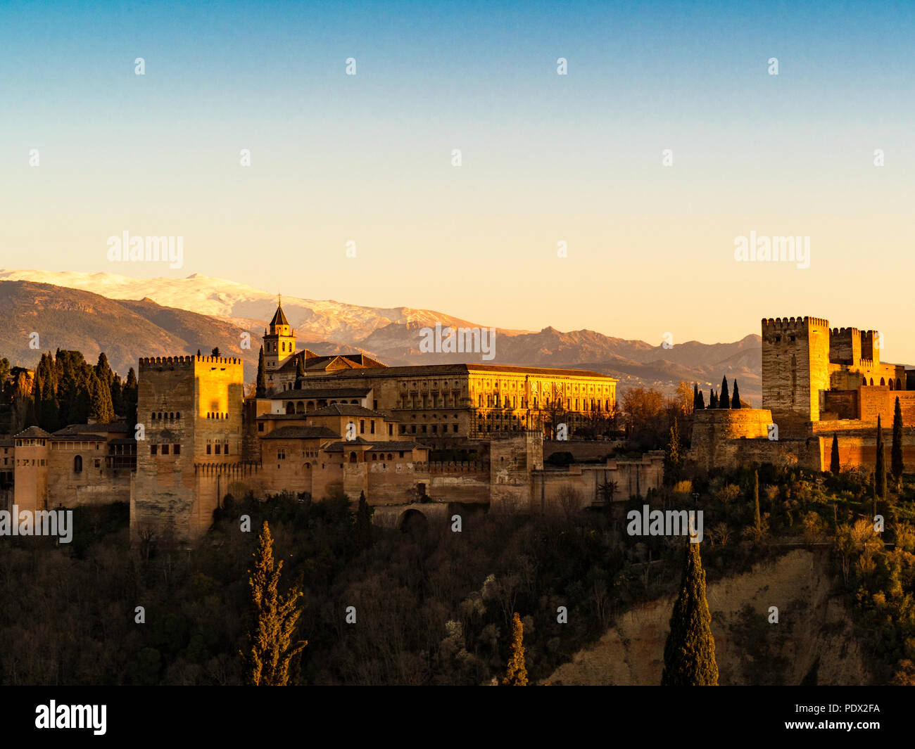 Night panorama famous alhambra palace hi-res stock photography and ...