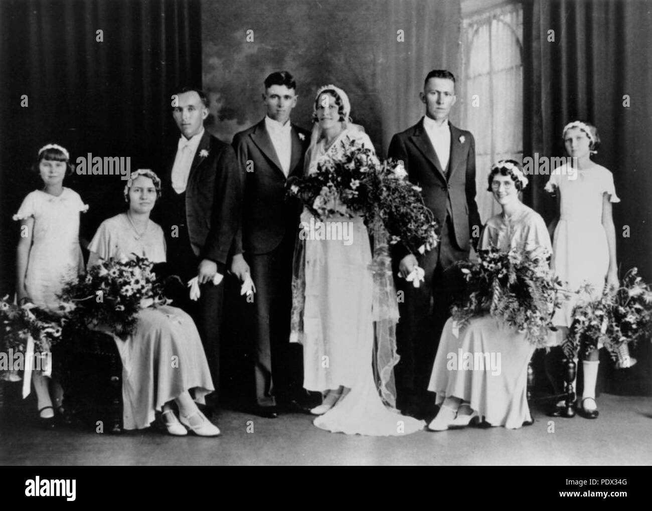 Family portraits 1930s Black and White Stock Photos & Images - Alamy