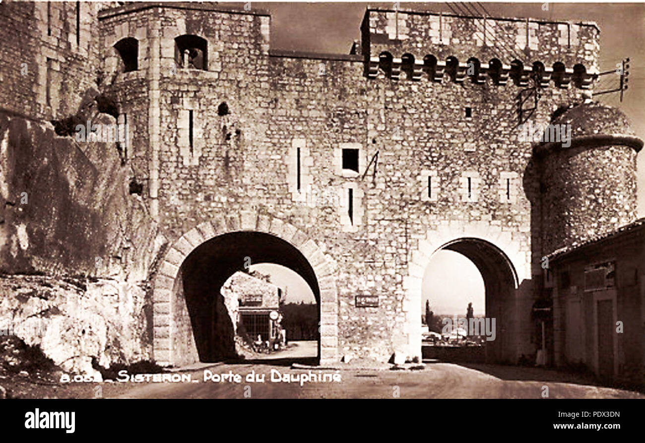 Sisteron porte hi-res stock photography and images - Alamy