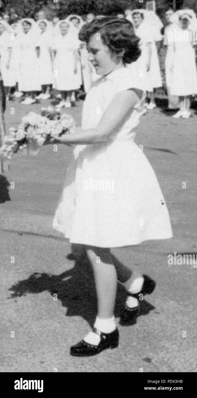 Flowers for the queen hi-res stock photography and images - Alamy