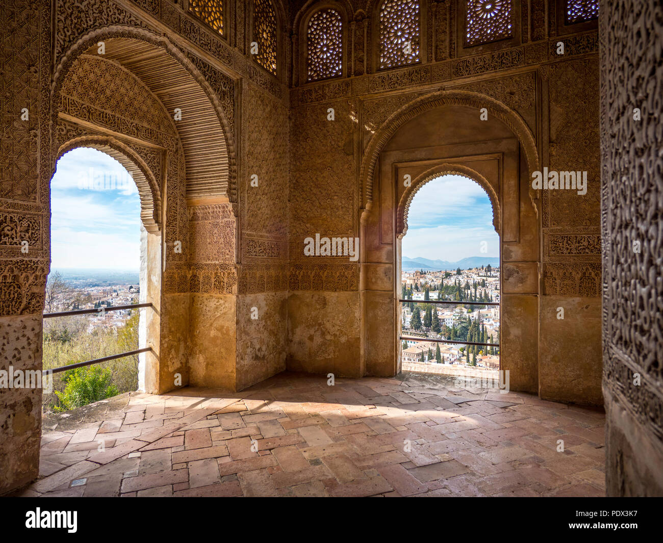 Alhambra palace hi-res stock photography and images - Alamy