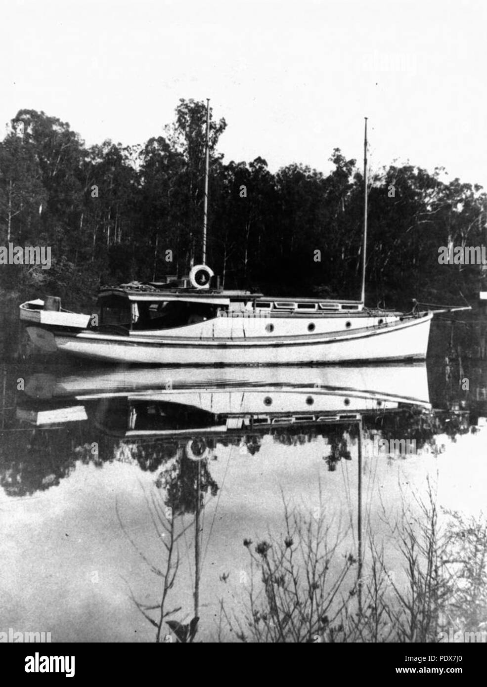 Reliance ship hi-res stock photography and images - Alamy