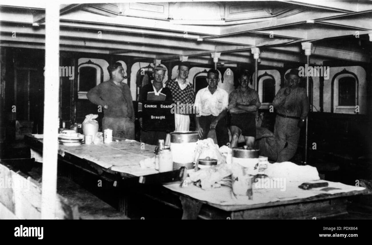 Shipwreck war Black and White Stock Photos & Images - Alamy