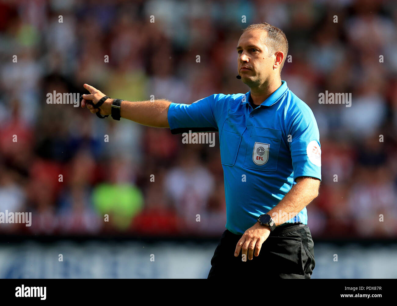 Match referee Jeremy Simpson Stock Photo - Alamy