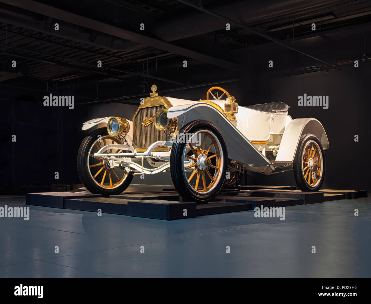 1911 overland vintage car hi-res stock photography and images - Alamy