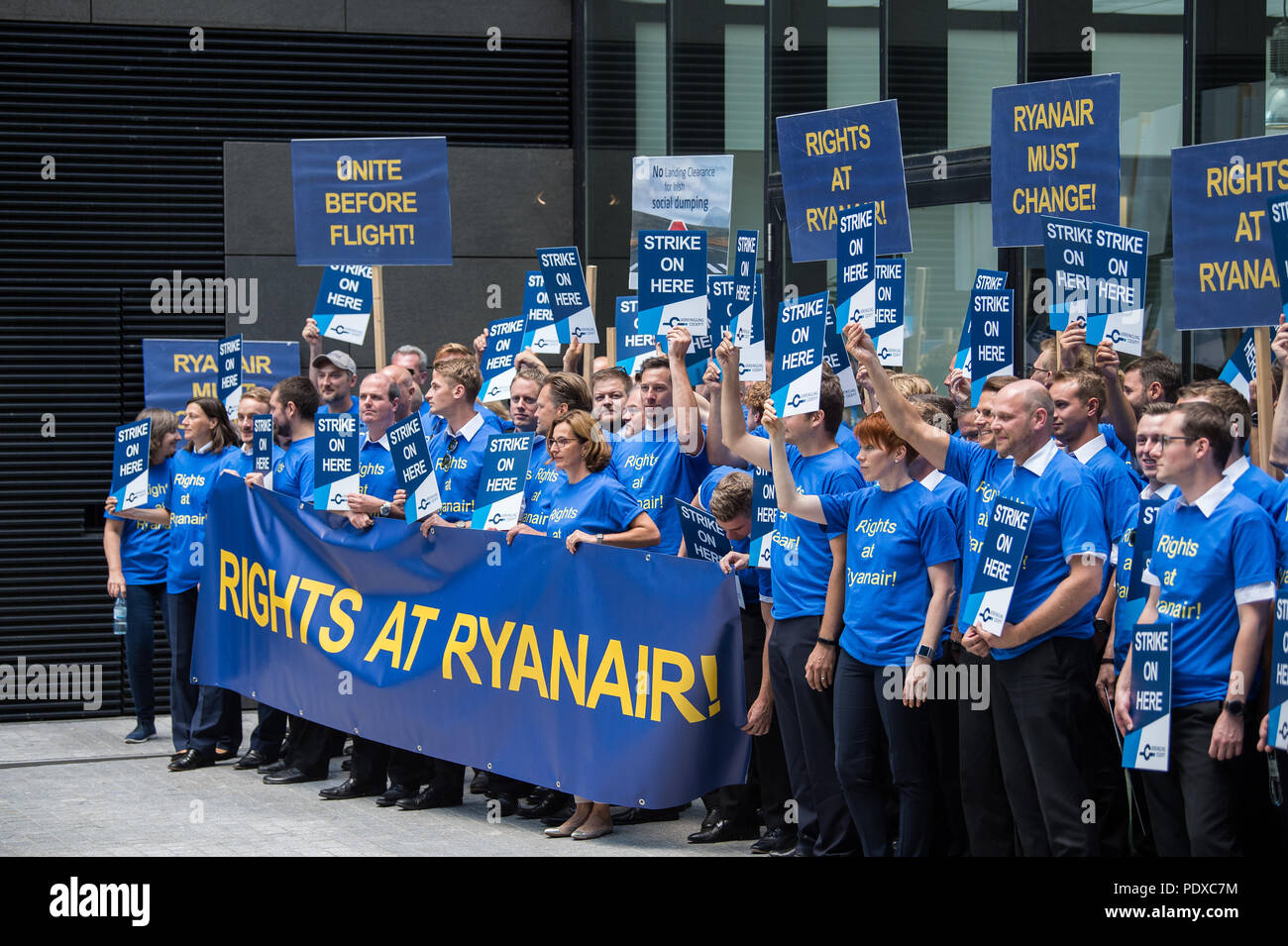 Reading rights hi-res stock photography and images - Alamy