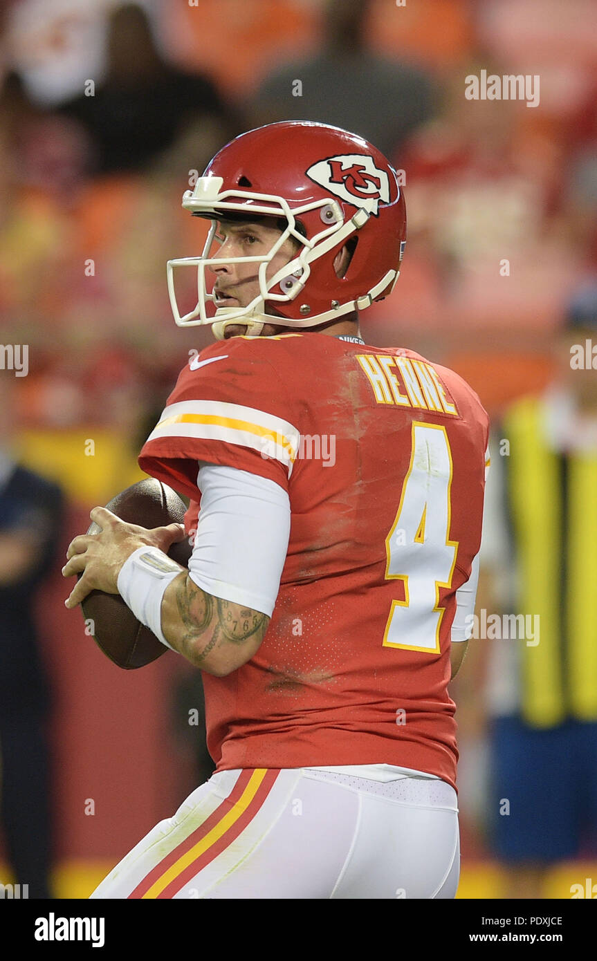 August 09, 2018: Kansas City Chiefs quarterback Chad Henne (4) looks to ...