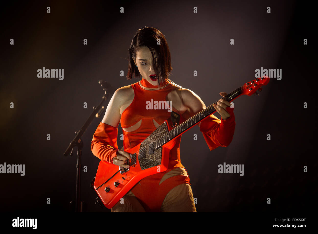 St vincent singer hi-res stock photography and images - Alamy