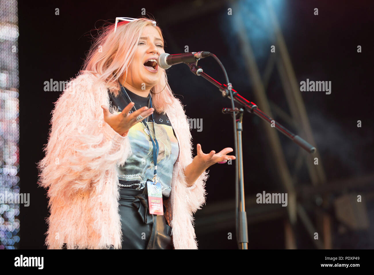 Linlithgow, Scotland, UK. 11th August, 2018. Carly Conner live at Party ...