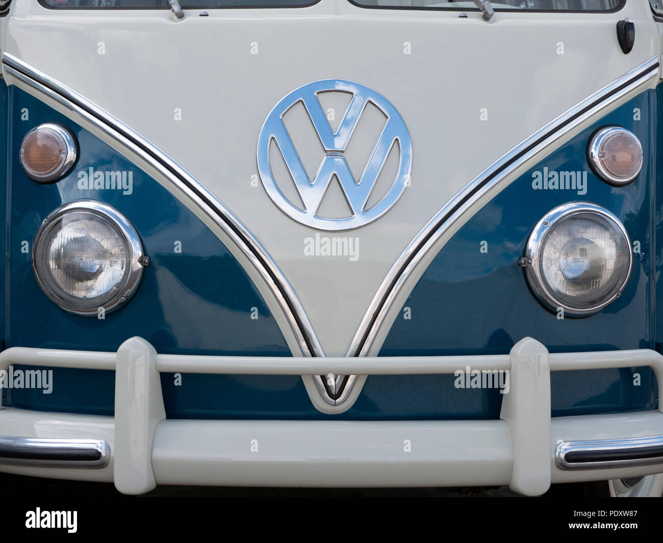 1965 VW T1 21 window micro bus Samba Stock Photo - Alamy