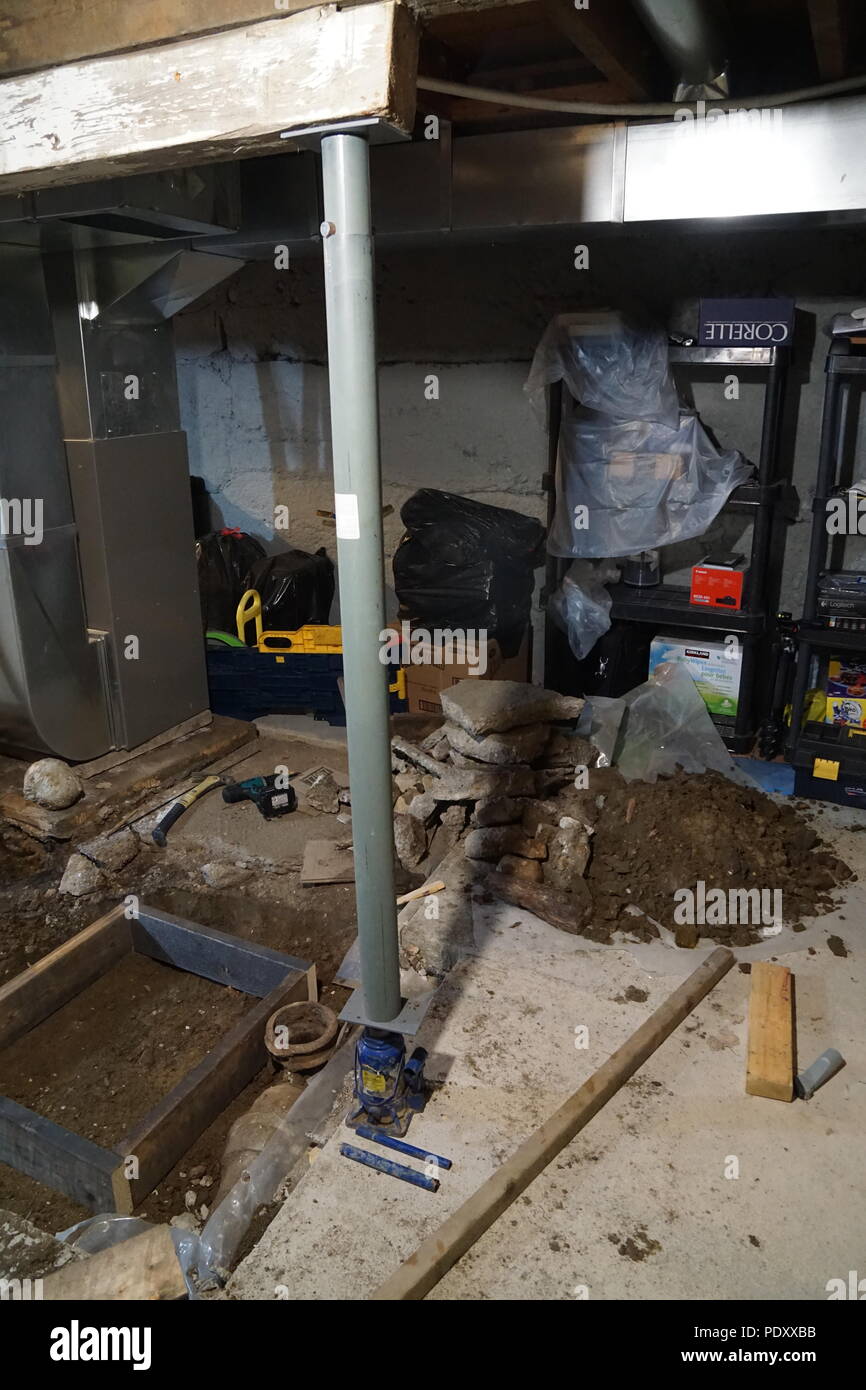 Concrete walls basement foundation hi-res stock photography and images ...